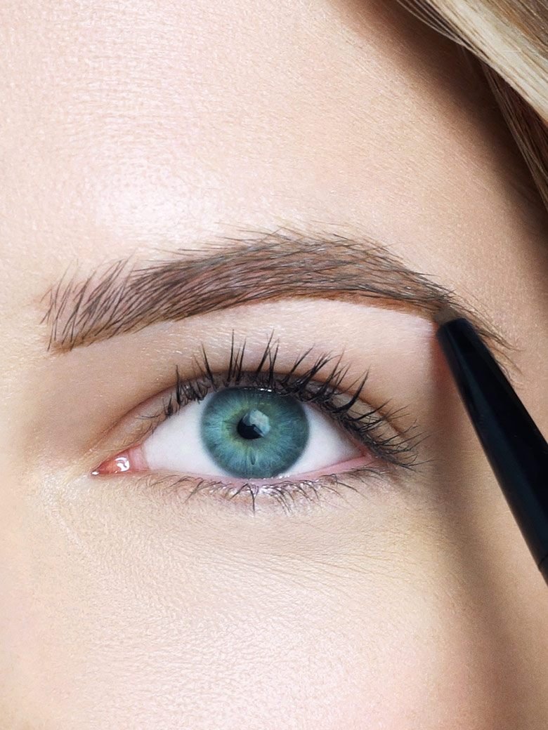 how to draw eyebrows with powder