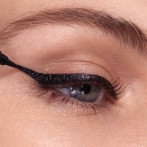 Liquid eyeliner 101 | Tips by Maybelline Master