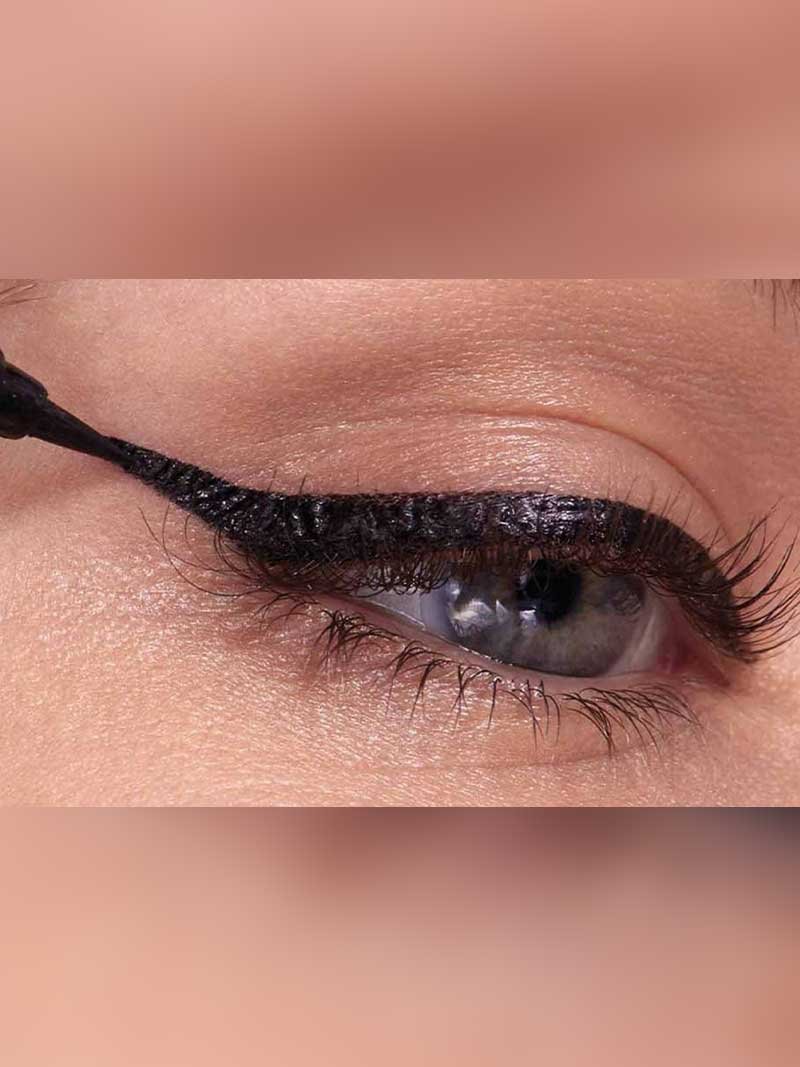 Eyeliner 101 tips tricks hacks | Tips by Maybelline Master